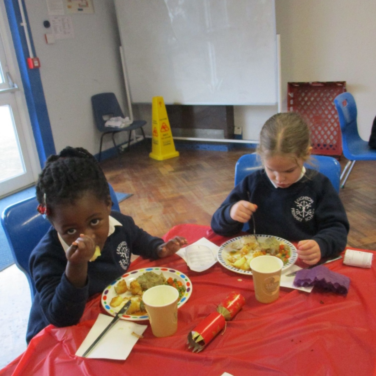 Leighton Primary & Pre School - Christmas Dinner Day!